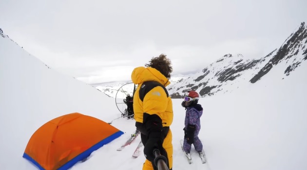Isabelle Green esquiando el cielo a los 4 años - SURF & ROCK RADIO ...